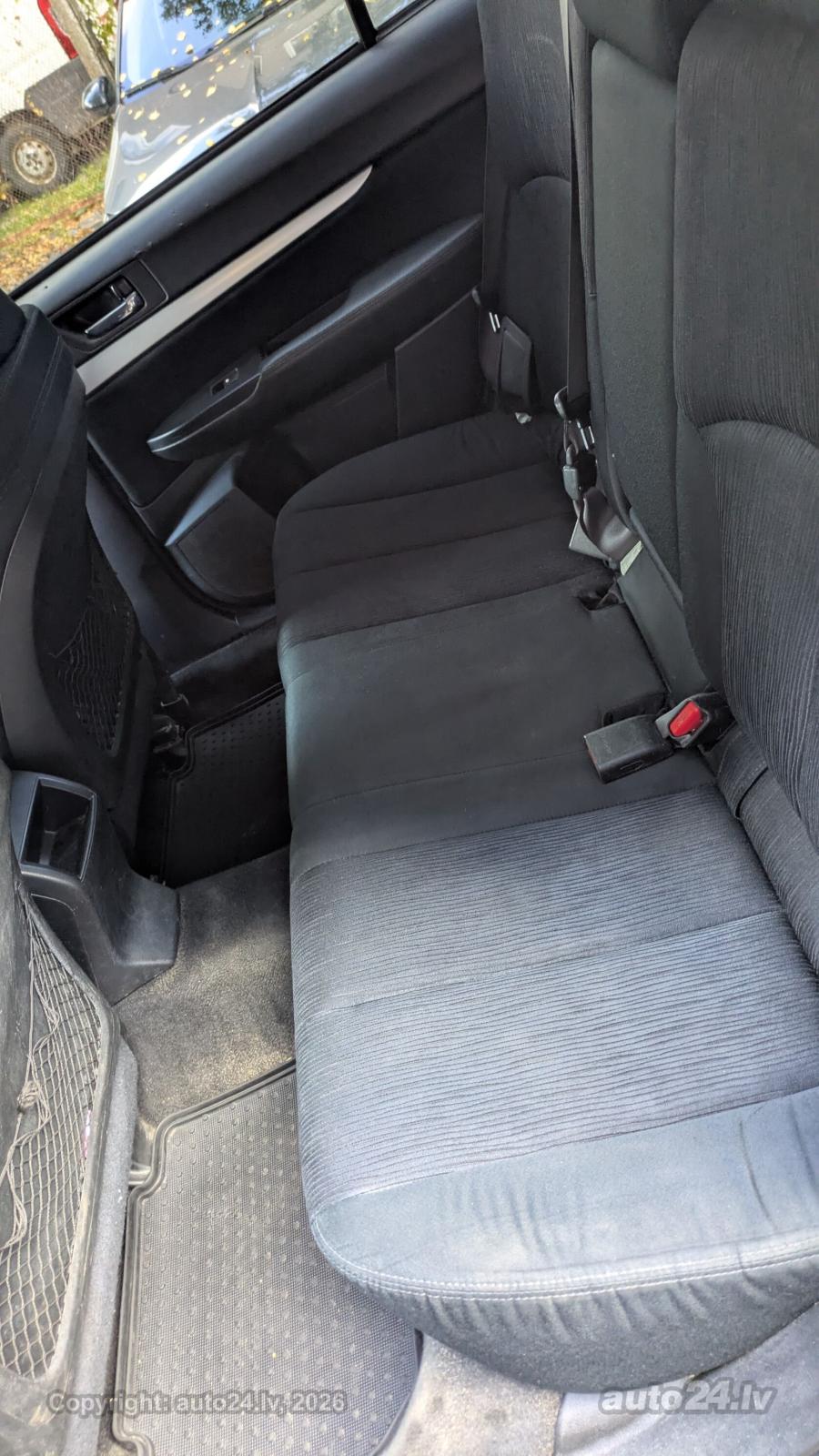 Smilšu krāsa Subaru Outback 2014 Tallina, ar dzinēja tilpumu 2.00 L un nobraukumu 295 tūkst. km par 5100 €, foto 10 vietnē AUTOMOTO.COM.LV