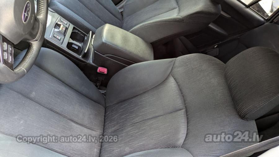 Smilšu krāsa Subaru Outback 2014 Tallina, ar dzinēja tilpumu 2.00 L un nobraukumu 295 tūkst. km par 5100 €, foto 11 vietnē AUTOMOTO.COM.LV