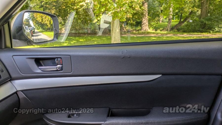 Smilšu krāsa Subaru Outback 2014 Tallina, ar dzinēja tilpumu 2.00 L un nobraukumu 295 tūkst. km par 5100 €, foto 14 vietnē AUTOMOTO.COM.LV