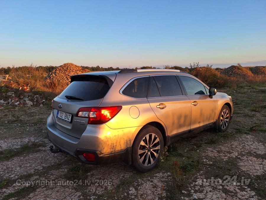 Smilšu krāsa Subaru Outback 2015 Tallina, ar dzinēja tilpumu 2.50 L un nobraukumu 200 tūkst. km par 11000 €, foto 4 vietnē AUTOMOTO.COM.LV