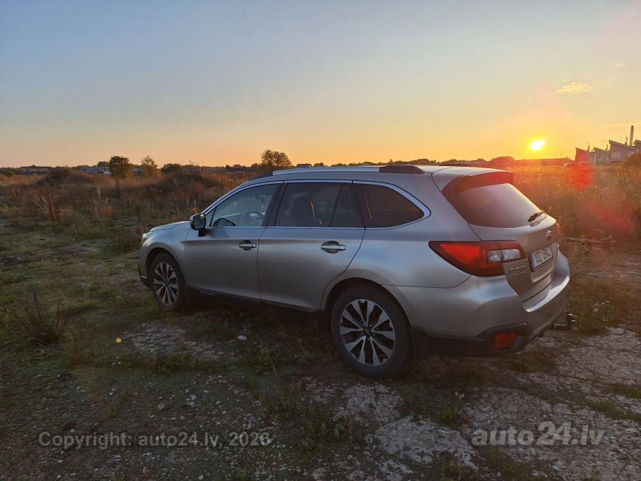 Smilšu krāsa Subaru Outback 2015 Tallina, ar dzinēja tilpumu 2.50 L un nobraukumu 200 tūkst. km par 11000 €, foto 5 vietnē AUTOMOTO.COM.LV