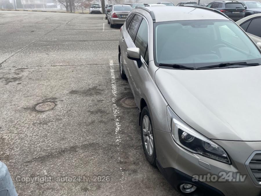 Smilšu krāsa Subaru Outback 2017 Tallina, ar dzinēja tilpumu 2.50 L un nobraukumu 179 tūkst. km par 12800 €, foto 4 vietnē AUTOMOTO.COM.LV