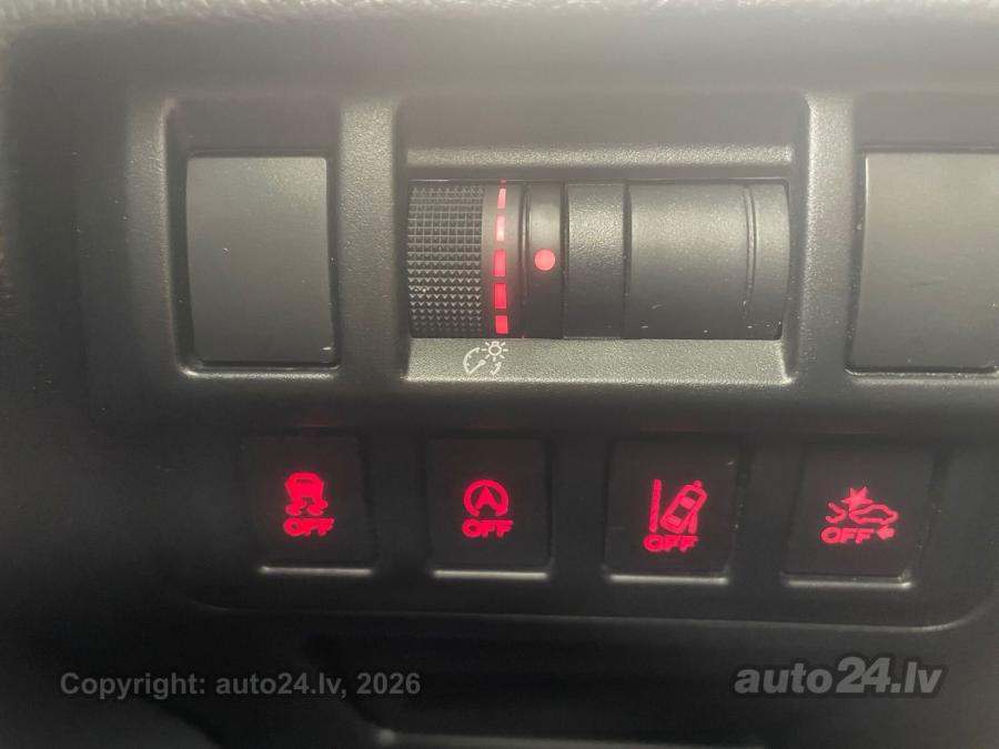 Smilšu krāsa Subaru Outback 2017 Tallina, ar dzinēja tilpumu 2.50 L un nobraukumu 179 tūkst. km par 12800 €, foto 10 vietnē AUTOMOTO.COM.LV