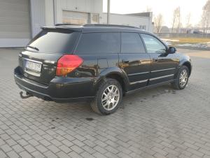 Black Subaru Outback 2005 in Silute, with an engine capacity of 2.50 L and mileage of 400 thousand km for 2650 €, photo 4 on AUTOMOTO.COM.LV
