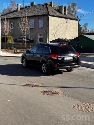 Black Subaru Outback 2015 in Riga, with an engine capacity of 2.00 L and mileage of 269 thousand km for 4900 €, photo 6 on AUTOMOTO.COM.LV
