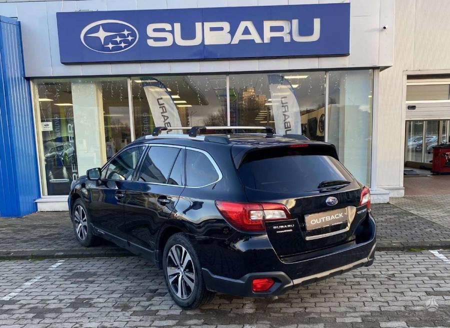 Black Subaru Outback 2018 in Klaipeda, with an engine capacity of 2.50 L and mileage of 184 thousand km for 17900 €, photo 5 on AUTOMOTO.COM.LV