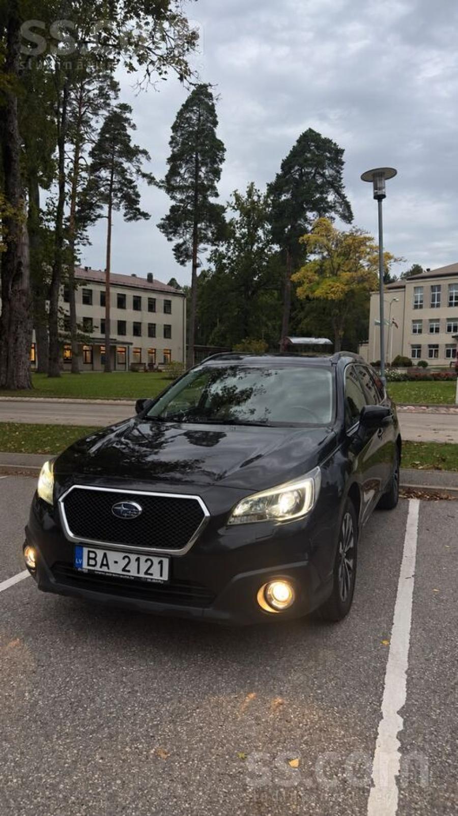 Black Subaru Outback 2018 in Riga, with an engine capacity of 2.00 L and mileage of 160 thousand km for 15500 €, photo 4 on AUTOMOTO.COM.LV
