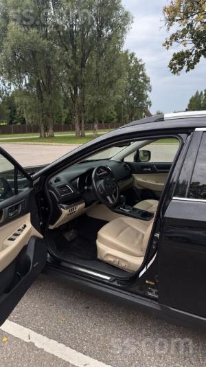 Black Subaru Outback 2018 in Riga, with an engine capacity of 2.00 L and mileage of 160 thousand km for 15500 €, photo 7 on AUTOMOTO.COM.LV