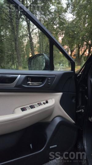 Black Subaru Outback 2018 in Riga, with an engine capacity of 2.00 L and mileage of 160 thousand km for 15500 €, photo 8 on AUTOMOTO.COM.LV