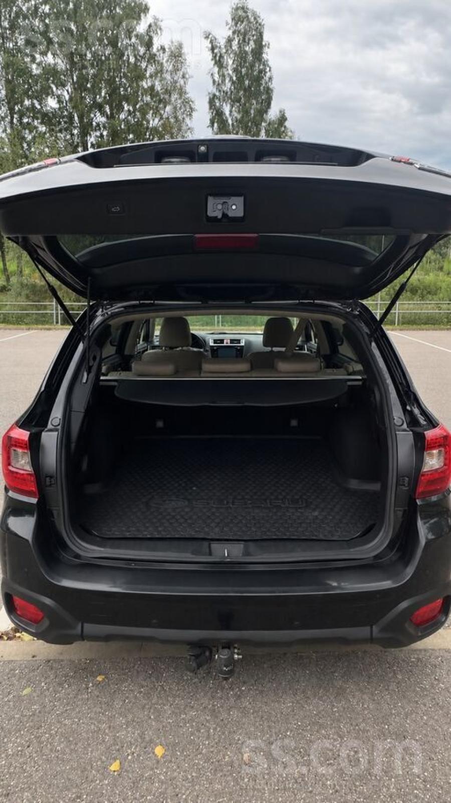 Black Subaru Outback 2018 in Riga, with an engine capacity of 2.00 L and mileage of 160 thousand km for 15500 €, photo 22 on AUTOMOTO.COM.LV