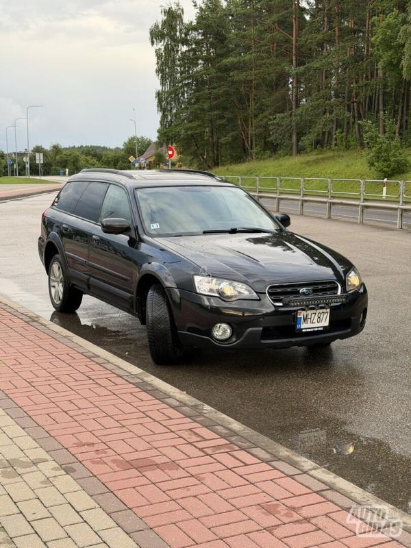 Black Subaru Outback 2003 in Utena, with an engine capacity of 3.00 L and mileage of 330 thousand km for 3000 €, photo 1 on AUTOMOTO.COM.LV