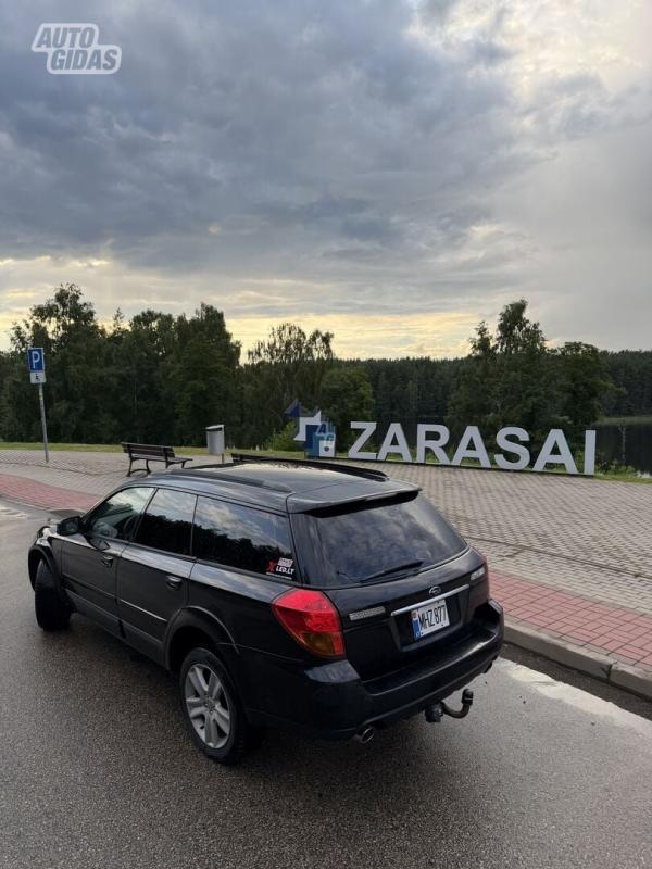 Black Subaru Outback 2003 in Utena, with an engine capacity of 3.00 L and mileage of 330 thousand km for 3000 €, photo 3 on AUTOMOTO.COM.LV