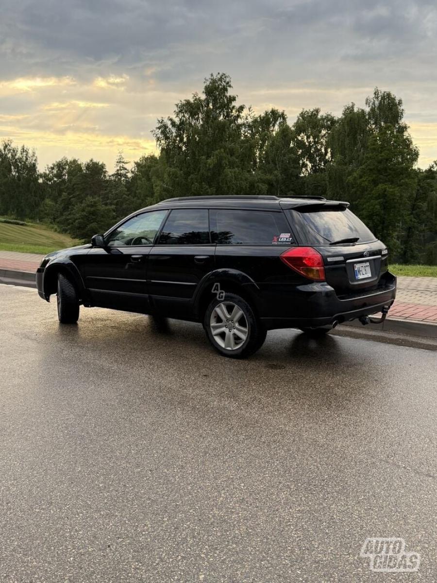 Black Subaru Outback 2003 in Utena, with an engine capacity of 3.00 L and mileage of 330 thousand km for 2999 €, photo 6 on AUTOMOTO.COM.LV