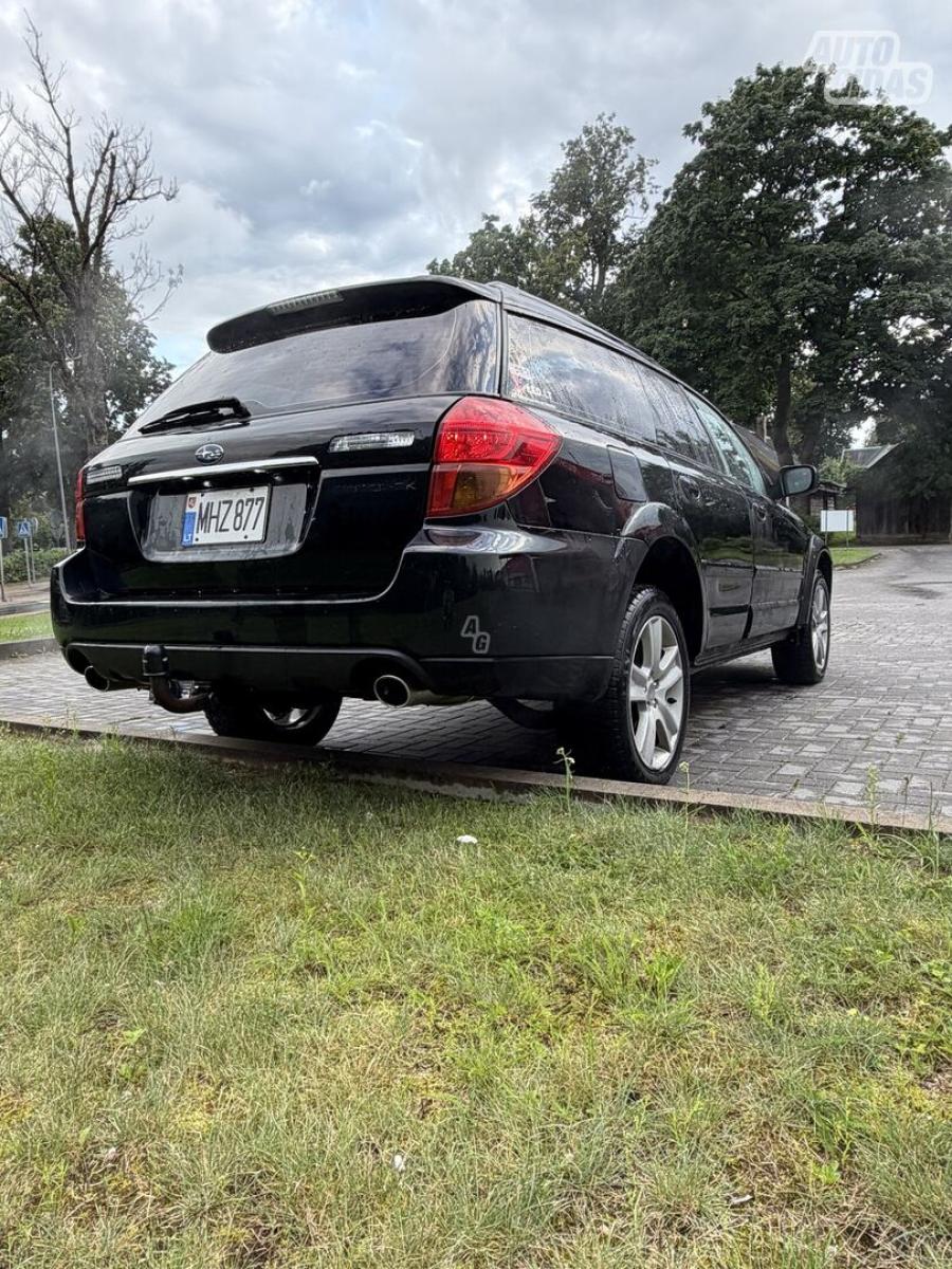 Black Subaru Outback 2003 in Utena, with an engine capacity of 3.00 L and mileage of 330 thousand km for 2999 €, photo 13 on AUTOMOTO.COM.LV