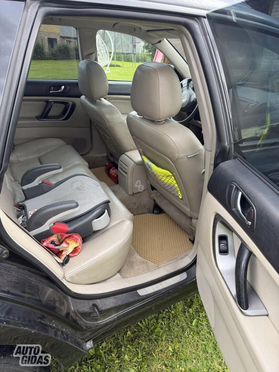 Black Subaru Outback 2003 in Utena, with an engine capacity of 3.00 L and mileage of 330 thousand km for 2999 €, photo 30 on AUTOMOTO.COM.LV