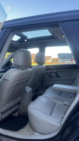 Black Subaru Outback 2004 in Silute, with an engine capacity of 3.00 L and mileage of 387 thousand km for 2199 €, photo 17 on AUTOMOTO.COM.LV