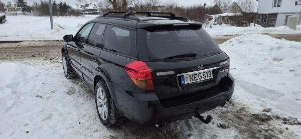 Black Subaru Outback 2005 in Rietavas, with an engine capacity of 2.50 L and mileage of 249 thousand km for 3200 €, photo 4 on AUTOMOTO.COM.LV
