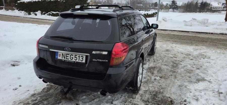 Black Subaru Outback 2005 in Rietavas, with an engine capacity of 2.50 L and mileage of 249 thousand km for 3200 €, photo 5 on AUTOMOTO.COM.LV