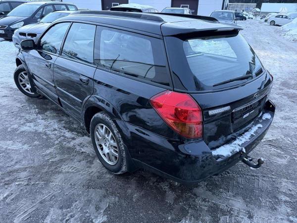 Black Subaru Outback 2005 in Utena, with an engine capacity of 2.46 L and mileage of 245 thousand km for 3950 €, photo 3 on AUTOMOTO.COM.LV