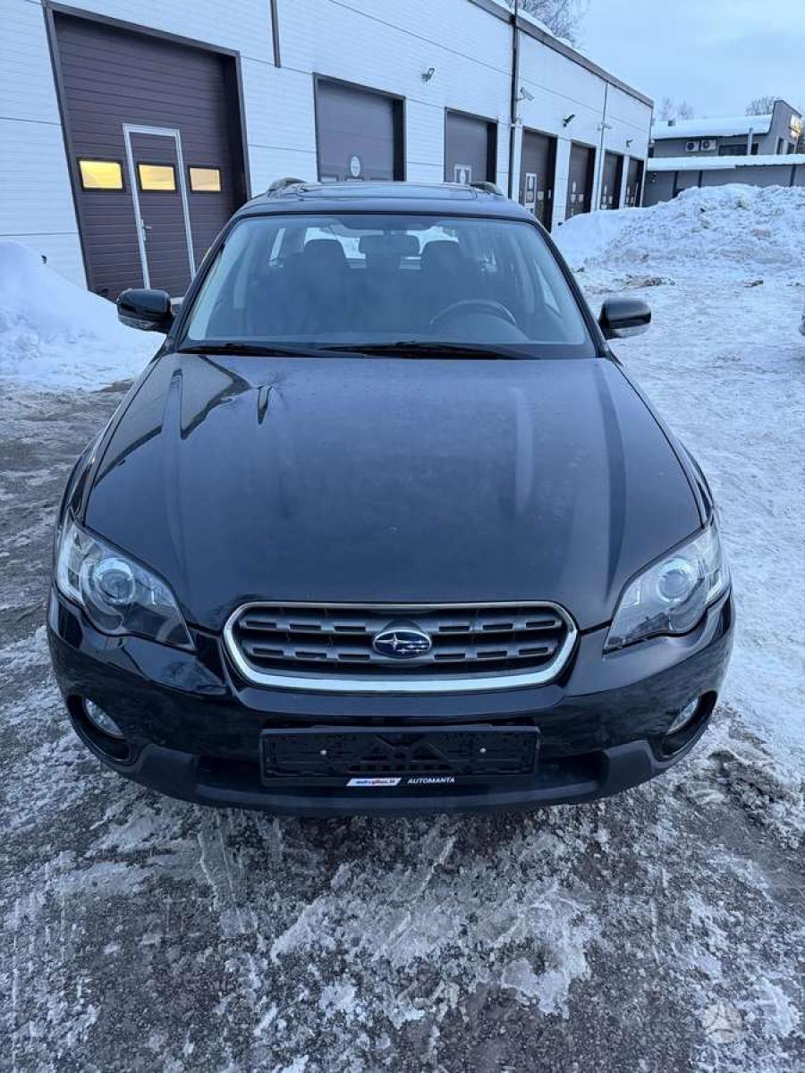 Black Subaru Outback 2005 in Utena, with an engine capacity of 2.46 L and mileage of 245 thousand km for 3950 €, photo 7 on AUTOMOTO.COM.LV