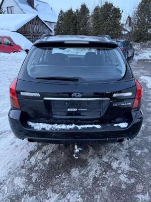 Black Subaru Outback 2005 in Utena, with an engine capacity of 2.46 L and mileage of 245 thousand km for 3950 €, photo 8 on AUTOMOTO.COM.LV