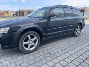 Черный Субару Аутбек 2005 в Расейняй, объемом двигателя 2.50 л и пробегом 300 тыс. км за 900 €, фото 3 на AUTOMOTO.COM.LV