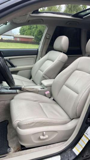 Black Subaru Outback 2005 in Silute, with an engine capacity of 3.00 L and mileage of 284 thousand km for 3150 €, photo 17 on AUTOMOTO.COM.LV