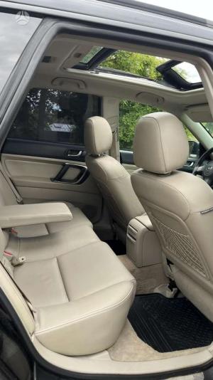 Black Subaru Outback 2005 in Silute, with an engine capacity of 3.00 L and mileage of 284 thousand km for 3150 €, photo 20 on AUTOMOTO.COM.LV