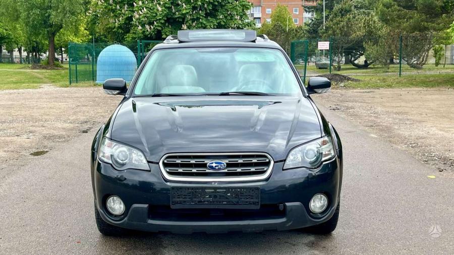 Black Subaru Outback 2005 in Silute, with an engine capacity of 3.00 L and mileage of 284 thousand km for 3300 €, photo 4 on AUTOMOTO.COM.LV