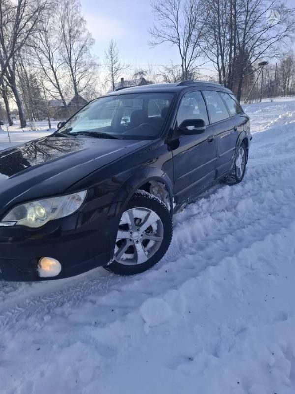 Black Subaru Outback 2006 in Utena, with an engine capacity of 2.50 L and mileage of 400 thousand km for 2100 €, photo 2 on AUTOMOTO.COM.LV