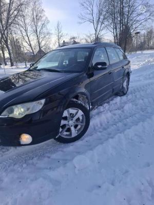 Black Subaru Outback 2006 in Utena, with an engine capacity of 2.50 L and mileage of 400 thousand km for 2100 €, photo 2 on AUTOMOTO.COM.LV