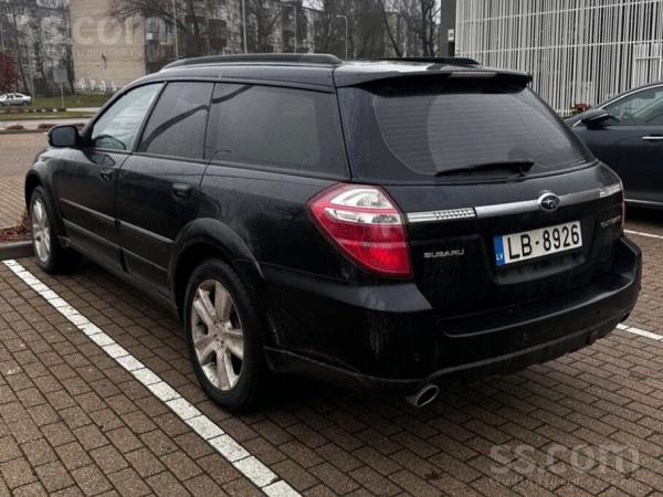 Melns Subaru Outback 2006 Rīga, ar dzinēja tilpumu 2.50 L un nobraukumu 344 tūkst. km par 2900 €, foto 2 vietnē AUTOMOTO.COM.LV