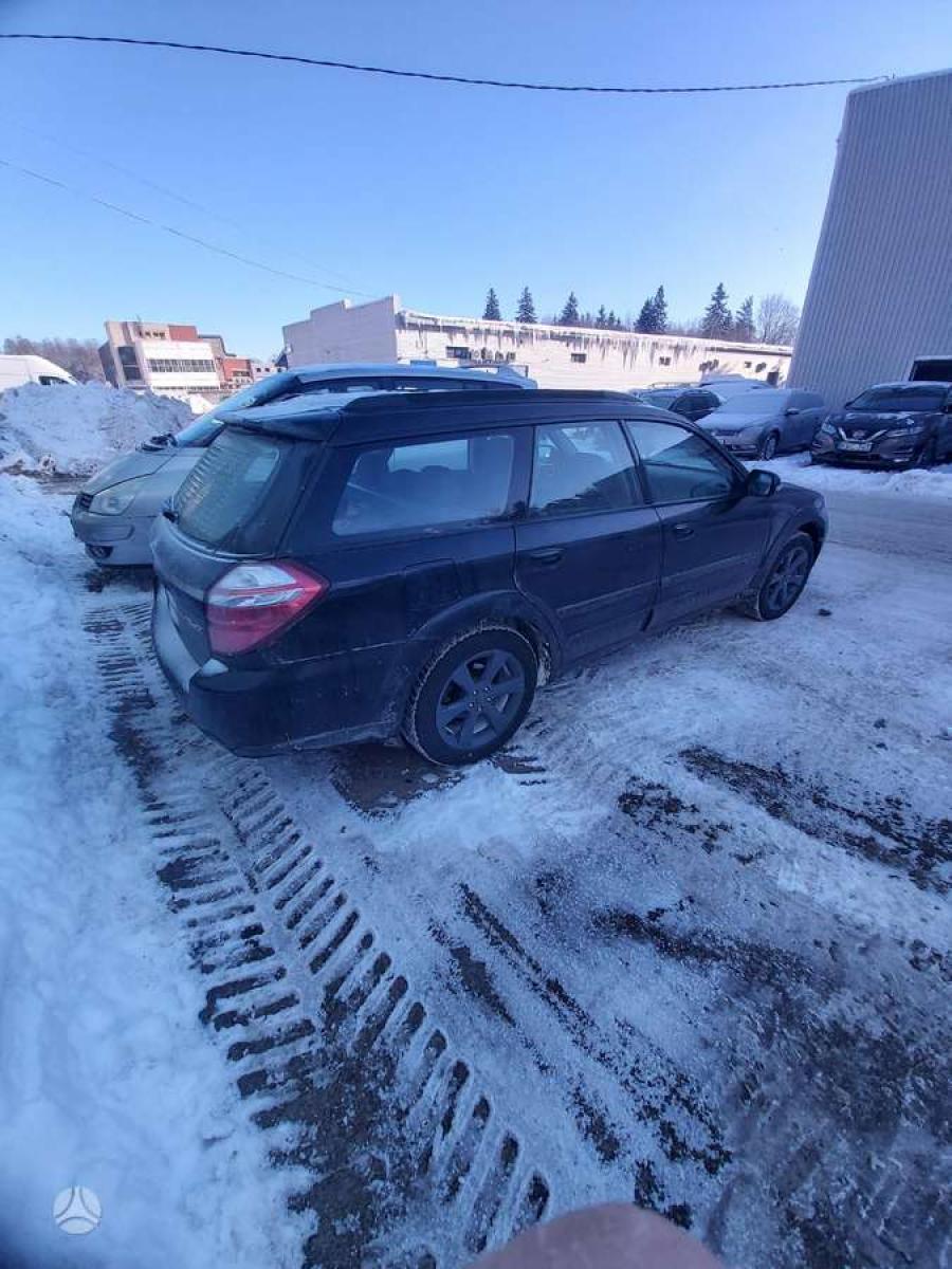Black Subaru Outback 2006 in Vilnius, with an engine capacity of 2.46 L and mileage of 186 thousand km for 3300 €, photo 5 on AUTOMOTO.COM.LV