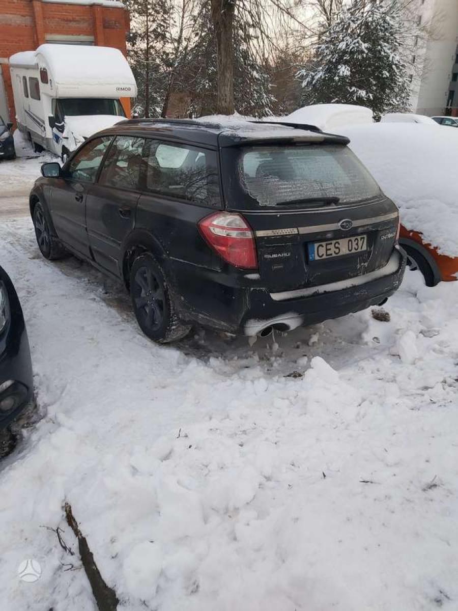 Black Subaru Outback 2006 in Vilnius, with an engine capacity of 2.46 L and mileage of 186 thousand km for 3300 €, photo 6 on AUTOMOTO.COM.LV