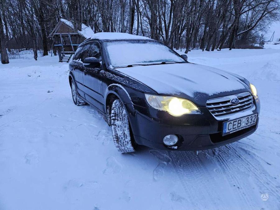 Black Subaru Outback 2006 in Vilnius, with an engine capacity of 2.46 L and mileage of 253 thousand km for 2600 €, photo 5 on AUTOMOTO.COM.LV