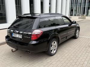 Black Subaru Outback 2006 in Vilnius, with an engine capacity of 2.46 L and mileage of 314 thousand km for 2750 €, photo 4 on AUTOMOTO.COM.LV