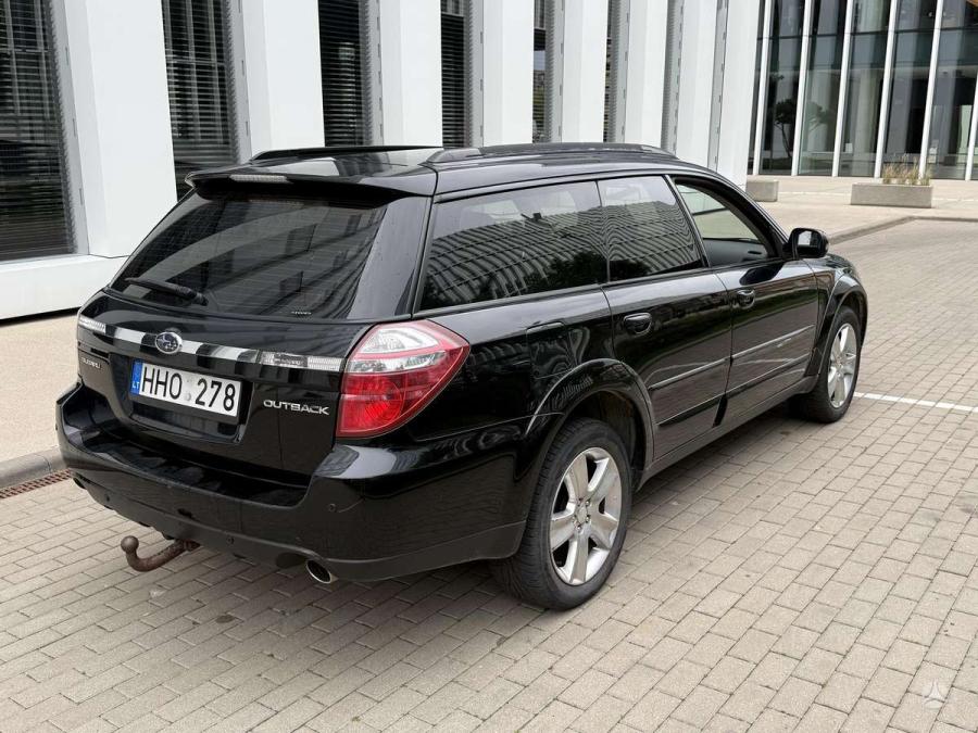 Black Subaru Outback 2006 in Vilnius, with an engine capacity of 2.46 L and mileage of 314 thousand km for 2750 €, photo 4 on AUTOMOTO.COM.LV