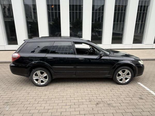 Black Subaru Outback 2006 in Vilnius, with an engine capacity of 2.46 L and mileage of 314 thousand km for 2750 €, photo 6 on AUTOMOTO.COM.LV