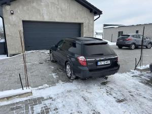 Black Subaru Outback 2007 in Taurage, with an engine capacity of 2.46 L and mileage of 270 thousand km for 2850 €, photo 3 on AUTOMOTO.COM.LV