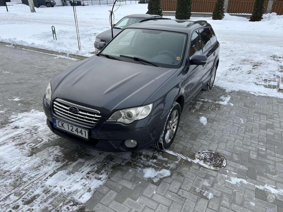 Black Subaru Outback 2007 in Taurage, with an engine capacity of 2.46 L and mileage of 270 thousand km for 2850 €, photo 5 on AUTOMOTO.COM.LV