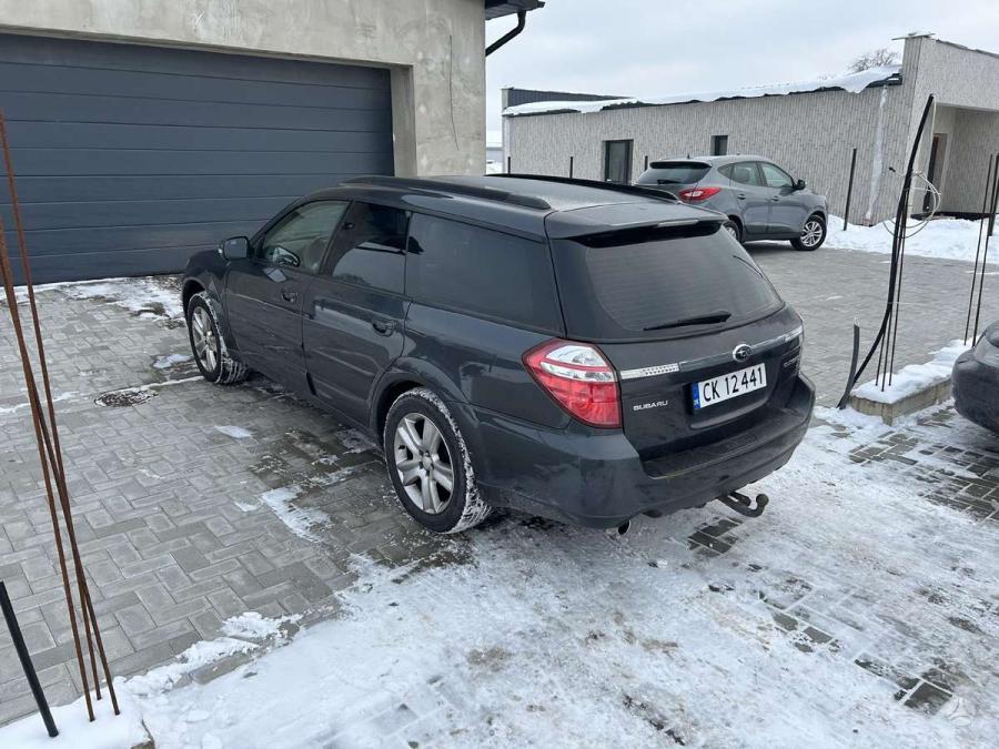 Black Subaru Outback 2007 in Taurage, with an engine capacity of 2.46 L and mileage of 270 thousand km for 2850 €, photo 7 on AUTOMOTO.COM.LV