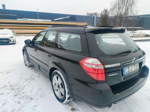 Black Subaru Outback 2007 in Moletai, with an engine capacity of 2.46 L and mileage of 1 thousand km for 3000 €, photo 13 on AUTOMOTO.COM.LV