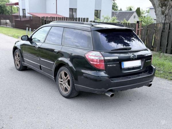 Черный Субару Аутбек 2007 в Вильнюс, объемом двигателя 3.00 л и пробегом 350 тыс. км за 1800 €, фото 3 на AUTOMOTO.COM.LV