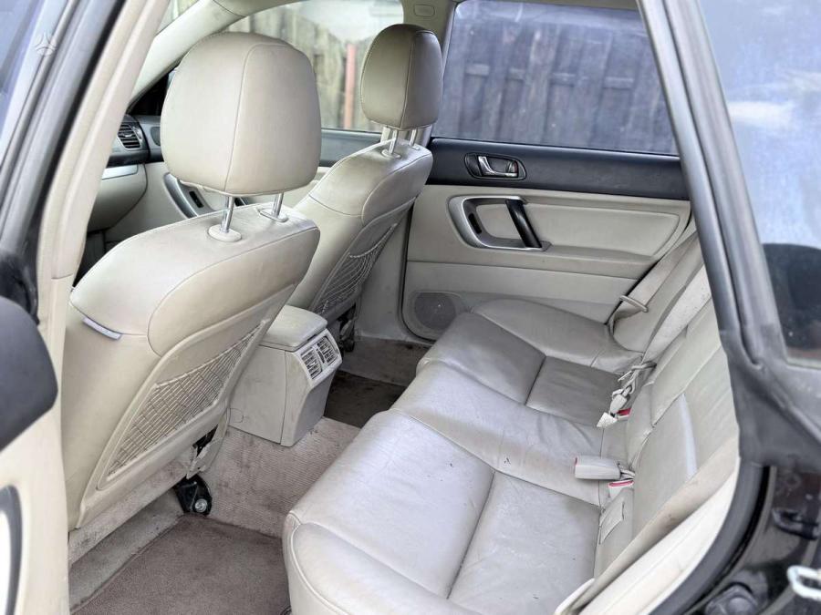 Black Subaru Outback 2007 in Vilnius, with an engine capacity of 3.00 L and mileage of 350 thousand km for 1800 €, photo 11 on AUTOMOTO.COM.LV