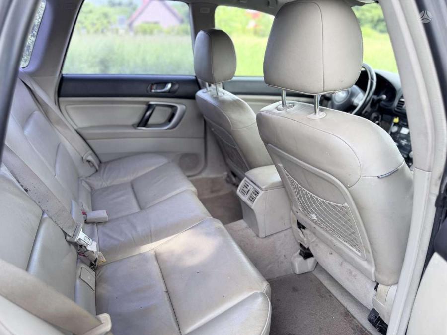 Black Subaru Outback 2007 in Vilnius, with an engine capacity of 3.00 L and mileage of 350 thousand km for 1800 €, photo 12 on AUTOMOTO.COM.LV