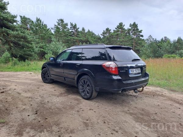 Melns Subaru Outback 2007 Ventspils, ar dzinēja tilpumu 3.00 L un nobraukumu 426 tūkst. km par 2400 €, foto 2 vietnē AUTOMOTO.COM.LV