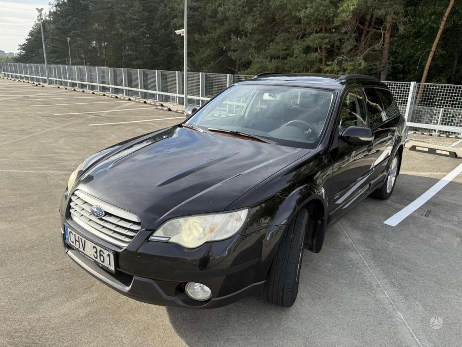 Черный Субару Аутбек 2007 в Вильнюс, объемом двигателя 2.50 л и пробегом 195 тыс. км за 3900 €, фото 1 на AUTOMOTO.COM.LV