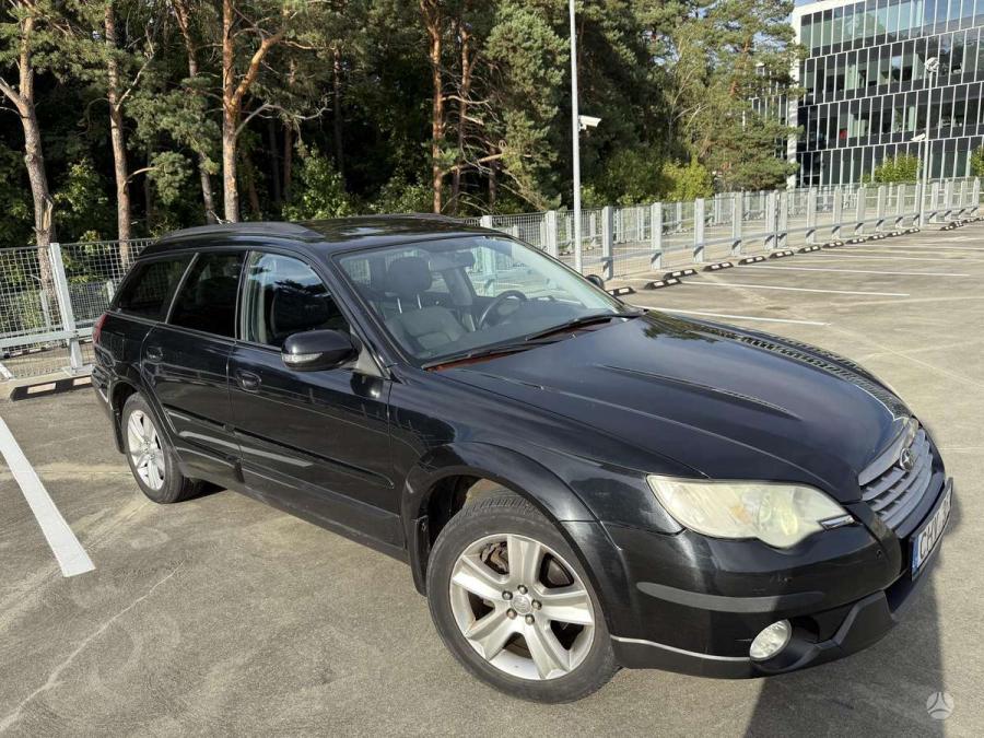 Черный Субару Аутбек 2007 в Вильнюс, объемом двигателя 2.50 л и пробегом 195 тыс. км за 3900 €, фото 3 на AUTOMOTO.COM.LV