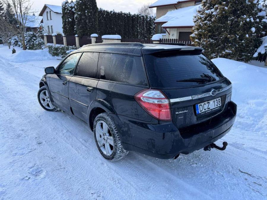 Black Subaru Outback 2008 in Vilnius, with an engine capacity of 2.46 L and mileage of 300 thousand km for 2450 €, photo 7 on AUTOMOTO.COM.LV