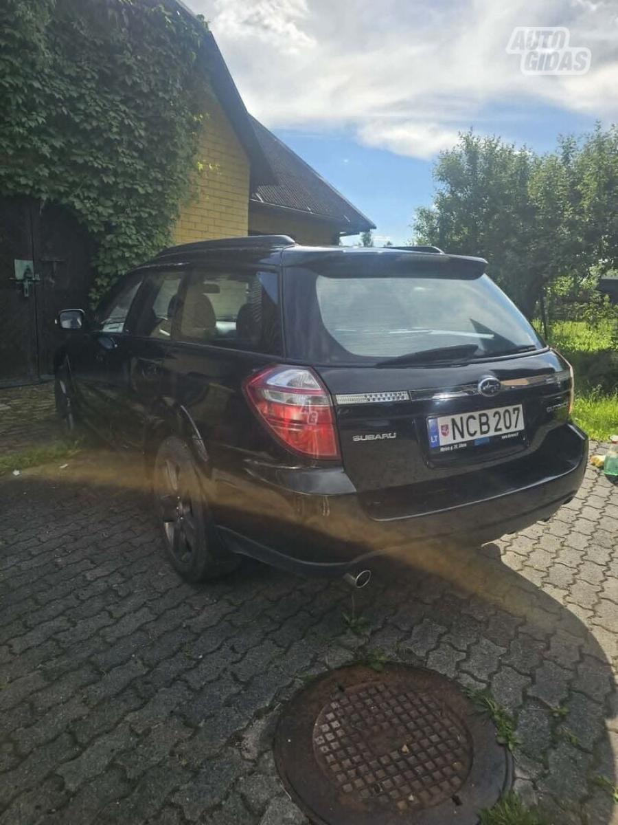 Black Subaru Outback 2008 in Utena, with an engine capacity of 2.50 L and mileage of 213 thousand km for 4999 €, photo 5 on AUTOMOTO.COM.LV